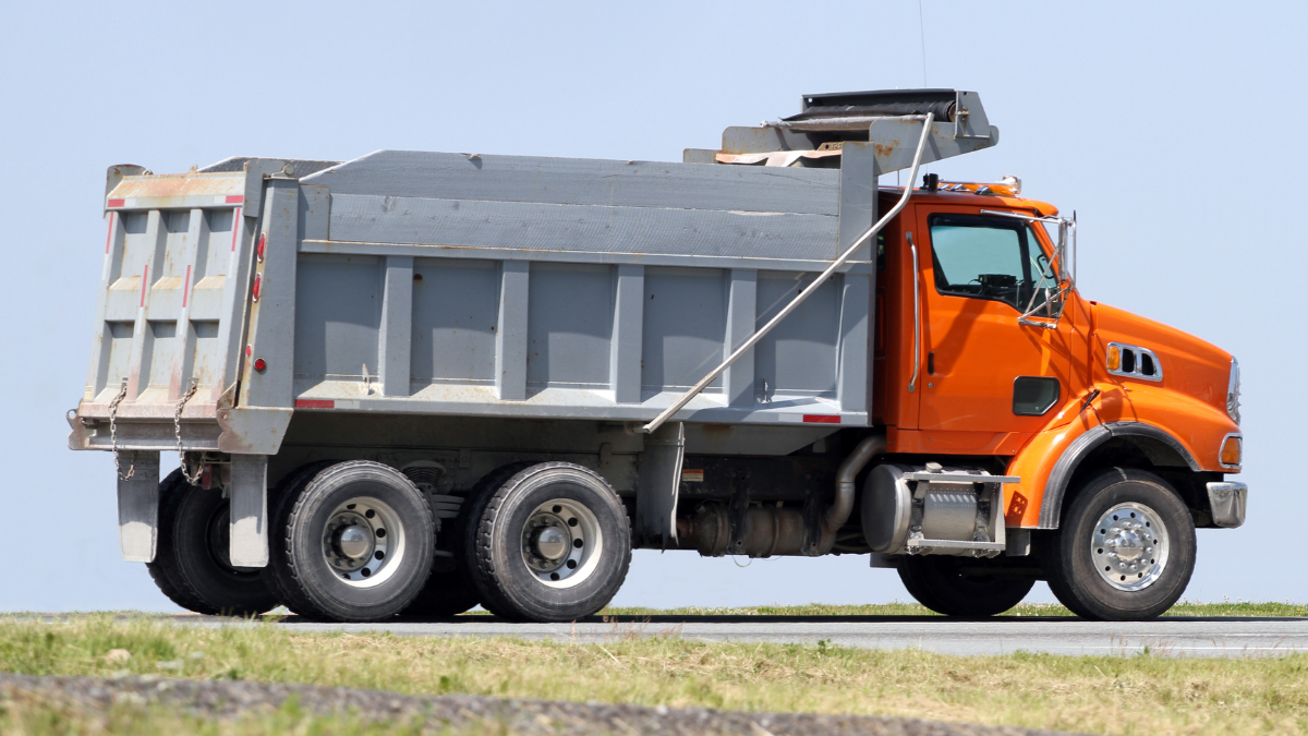 Driving Automatic vs Manual Dump Trucks. What's the difference ...